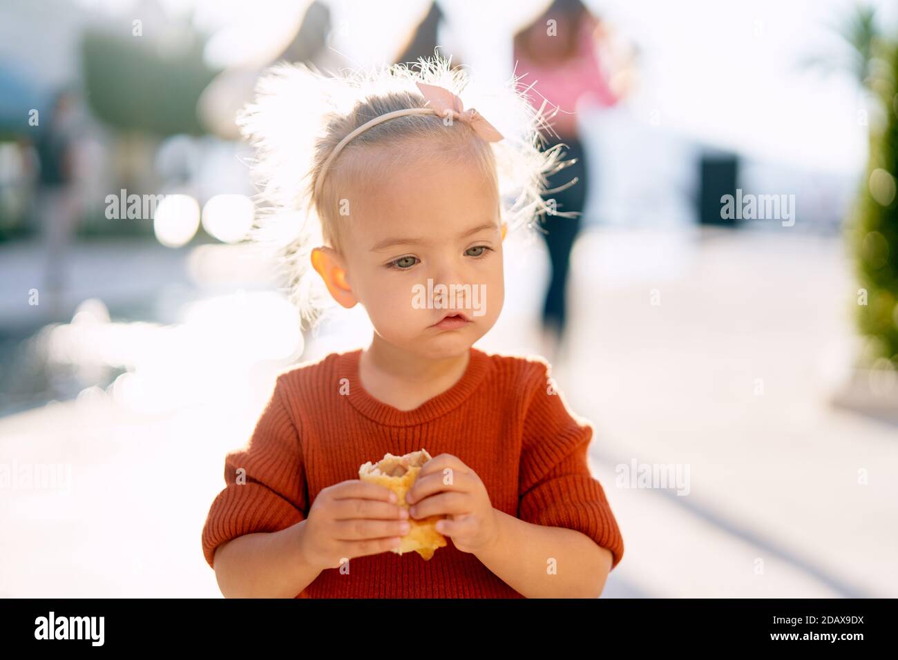 Old person eating pie hi-res stock photography and images - Alamy