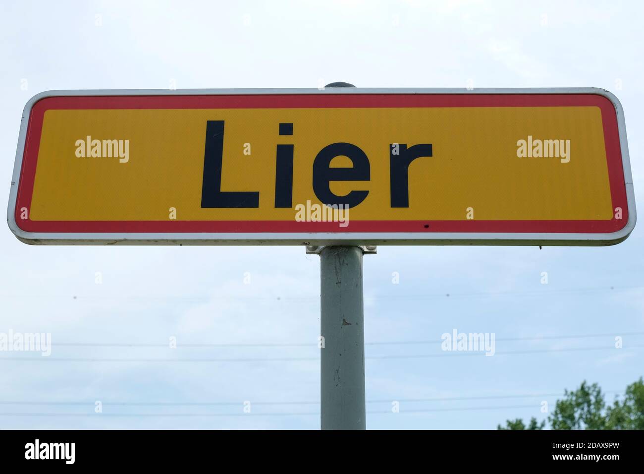 Illustration shows the name of the Lier municipality on a road sign ...