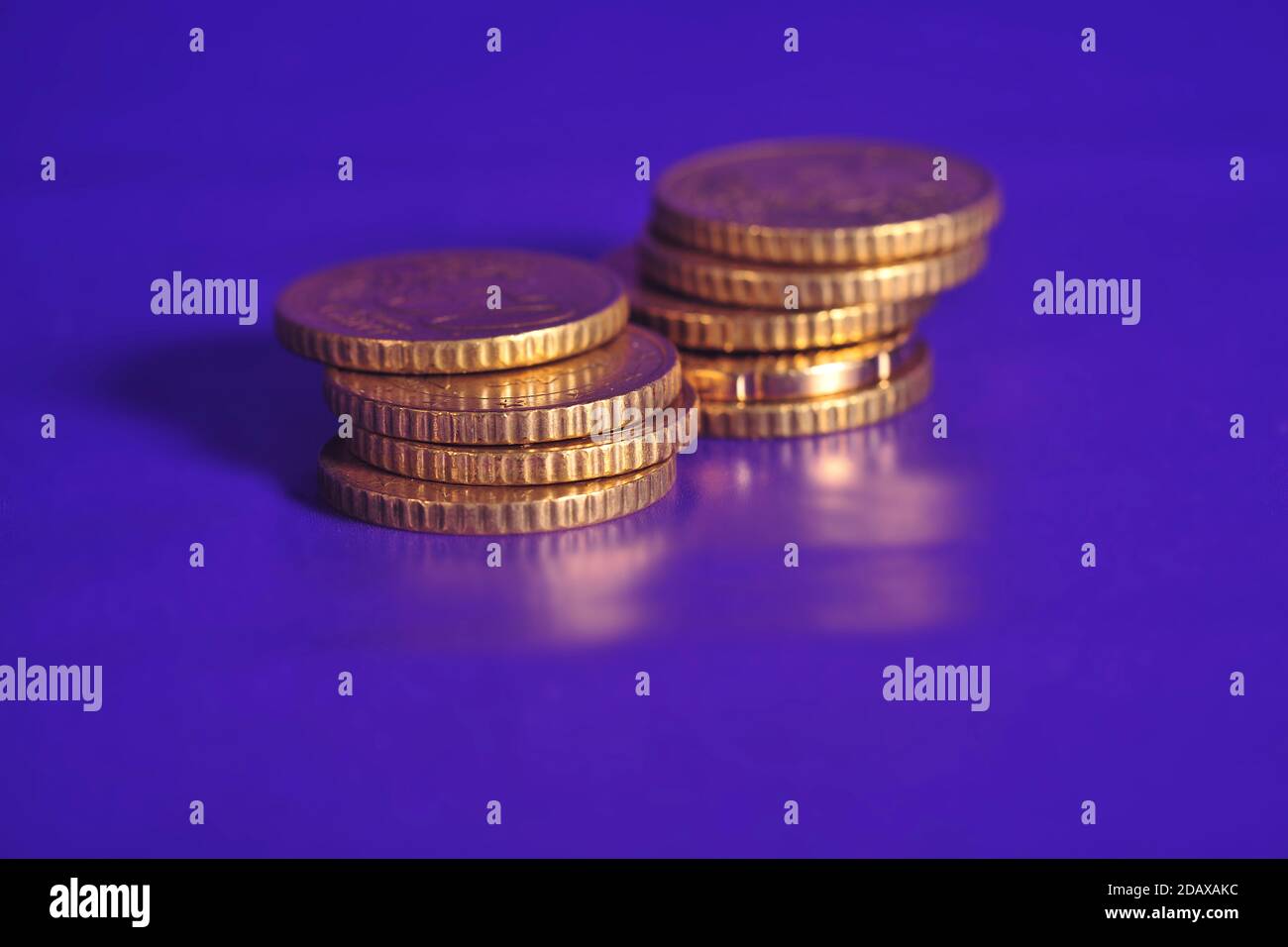 Gold coins plain hi-res stock photography and images - Alamy