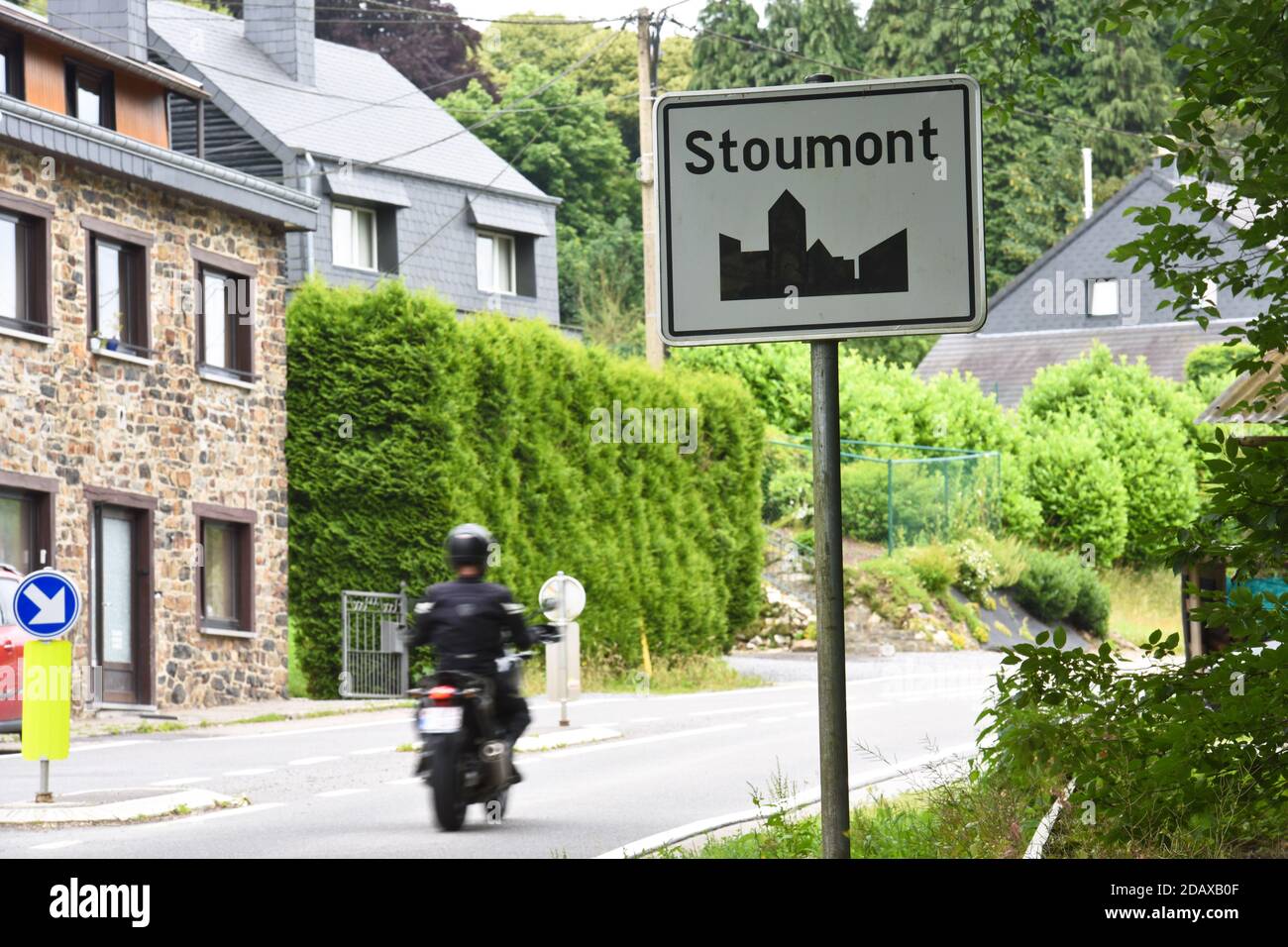 Illustration shows the name of the Stoumont municipality on a road sign ...