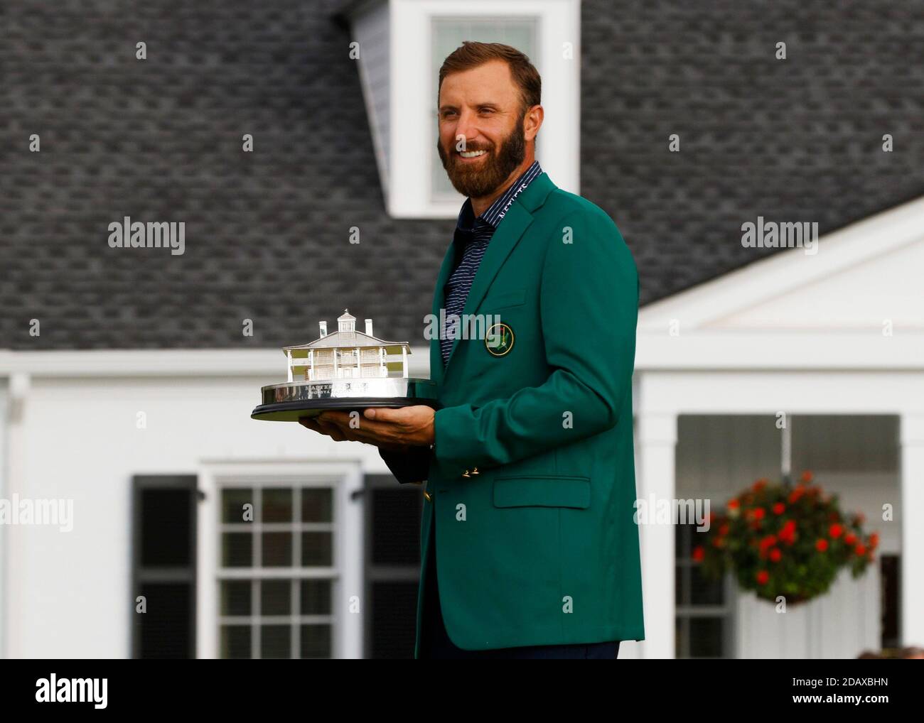 Dustin johnson masters 2020 trophy hi-res stock photography and images ...