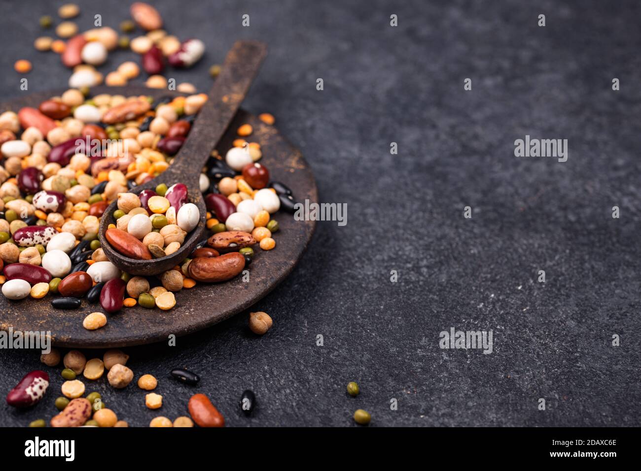 Various legumes. Lentils, beans, pea, chickpea Stock Photo - Alamy