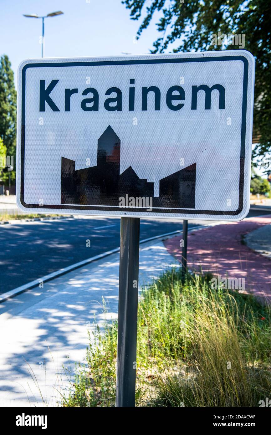 Illustration shows the name of the Kraainem municipality on a road sign ...