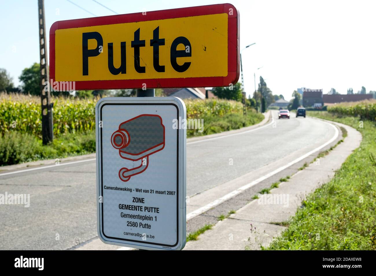 Illustration shows the name of the Putte municipality on a road sign ...