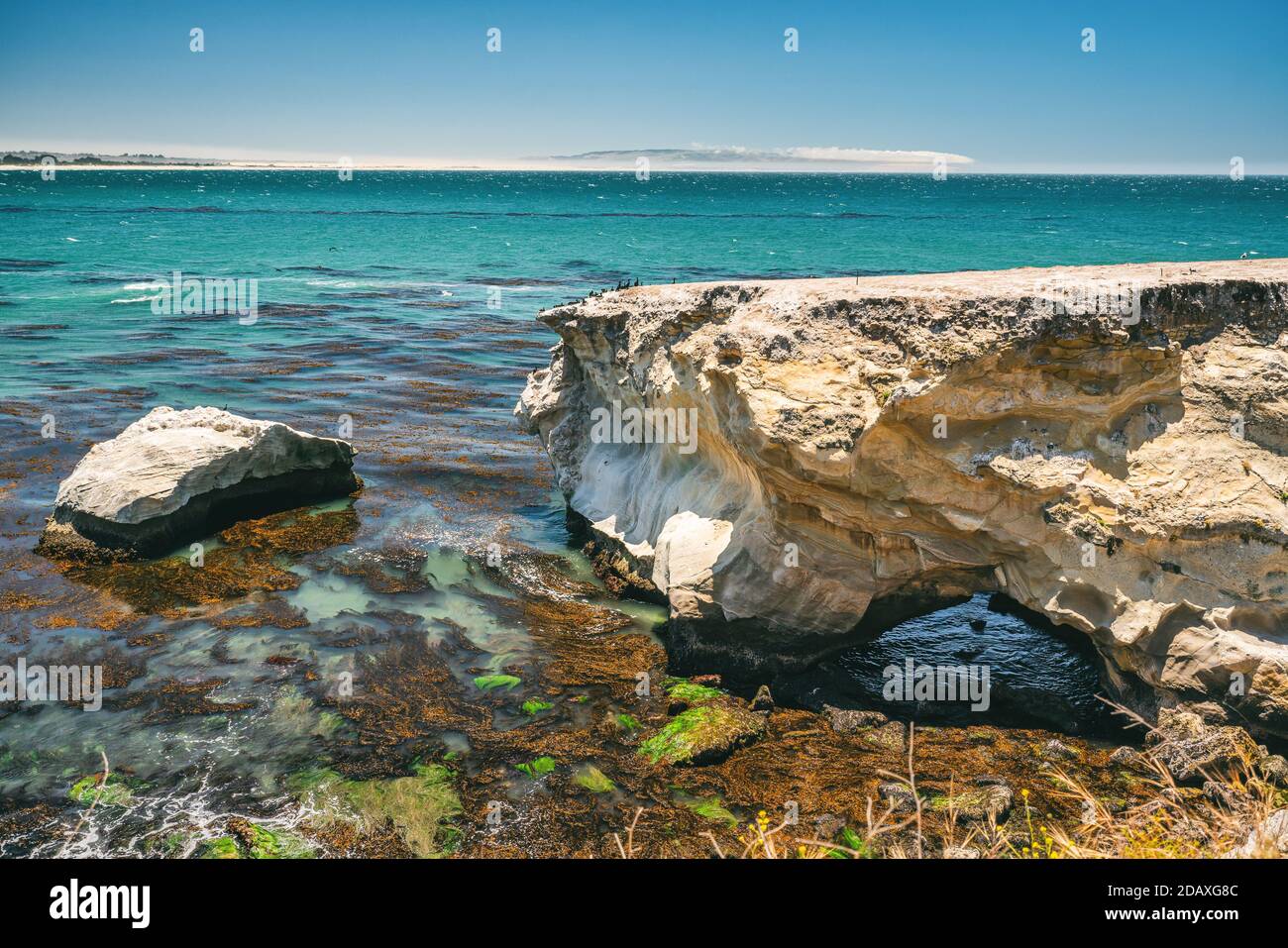 Rocky cliffs at low tide. Shell Beach, Pismo Beach area, California ...