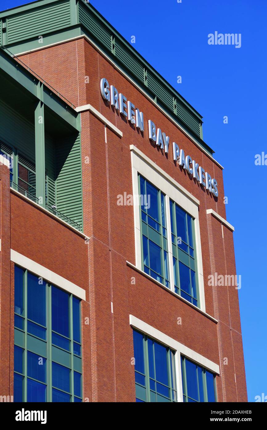American football stadium exterior hi-res stock photography and images ...