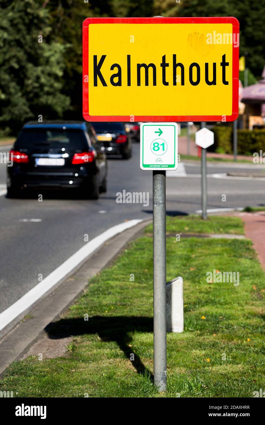 Illustration shows the name of the Kalmthout municipality on a road ...