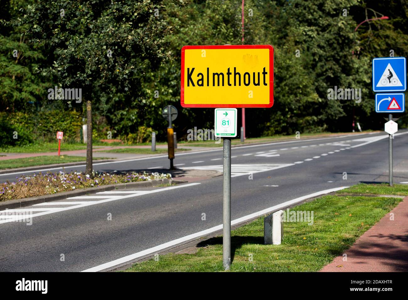 Illustration shows the name of the Kalmthout municipality on a road ...