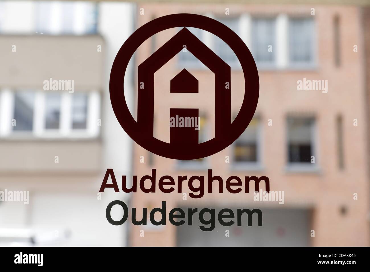 Illustration shows the city hall of the Auderghem - Oudergem ...