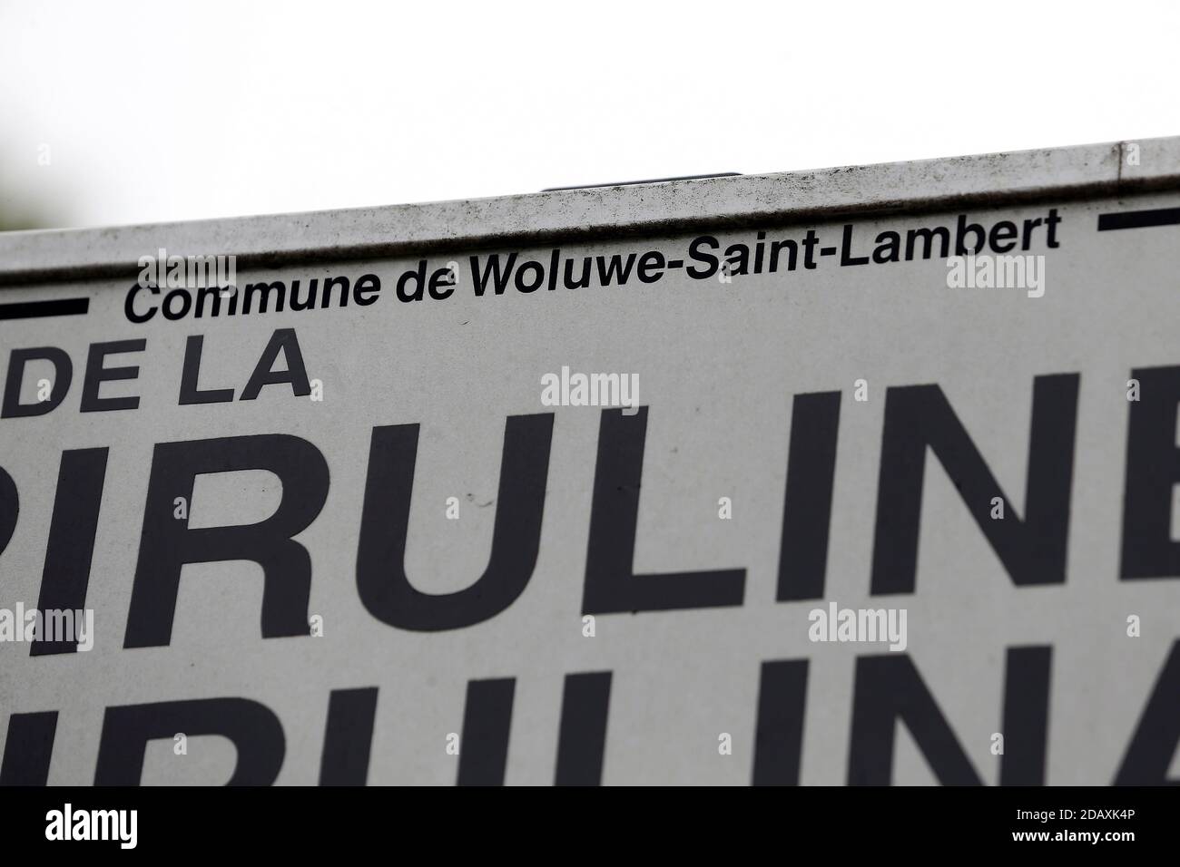 Illustration shows the name of the Sint-Lambrechts-Woluwe - Woluwe ...