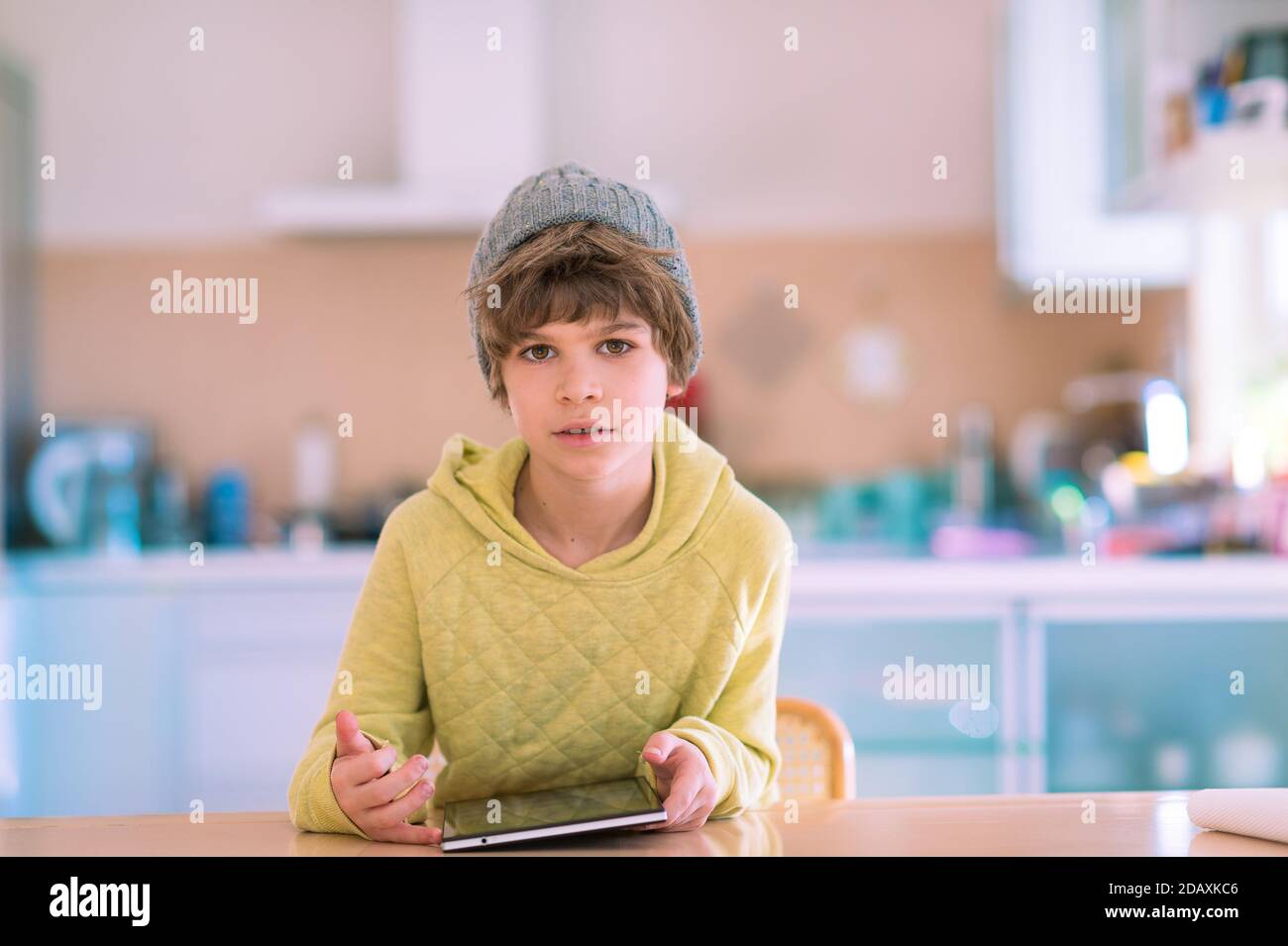 Little boy using digital tablet Stock Photo - Alamy