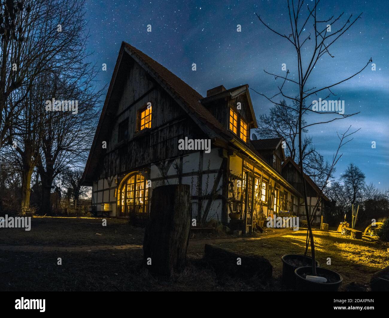 Truss house hi-res stock photography and images - Alamy