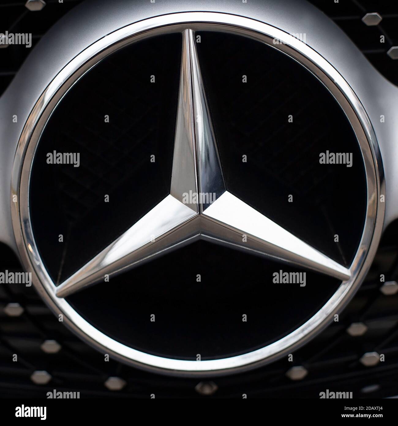 Mercedes chrome badge hi-res stock photography and images - Alamy