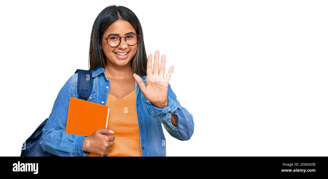 College student grin hi-res stock photography and images - Alamy