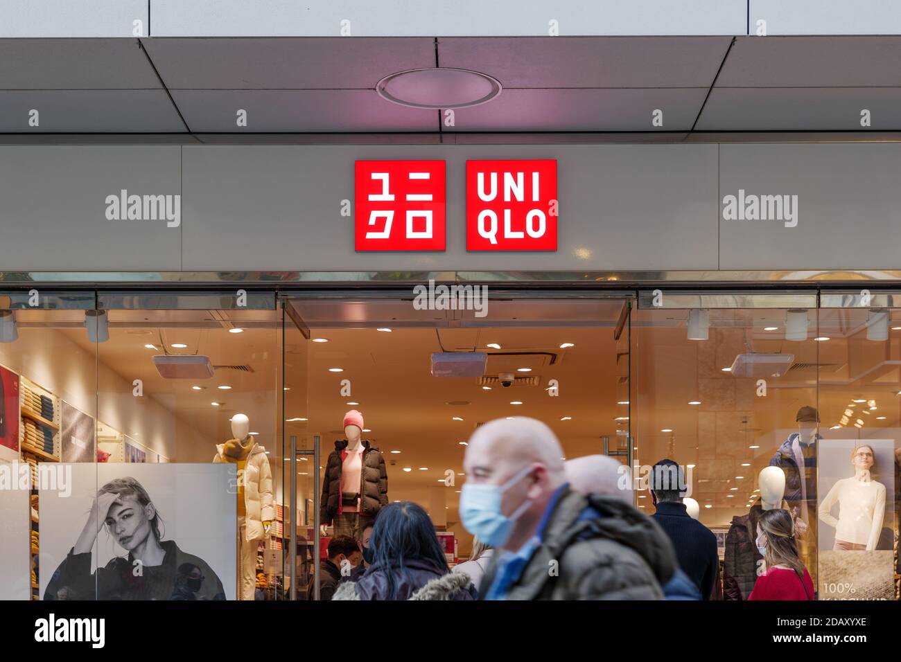 Uniqlo store exterior hi-res stock photography and images - Alamy