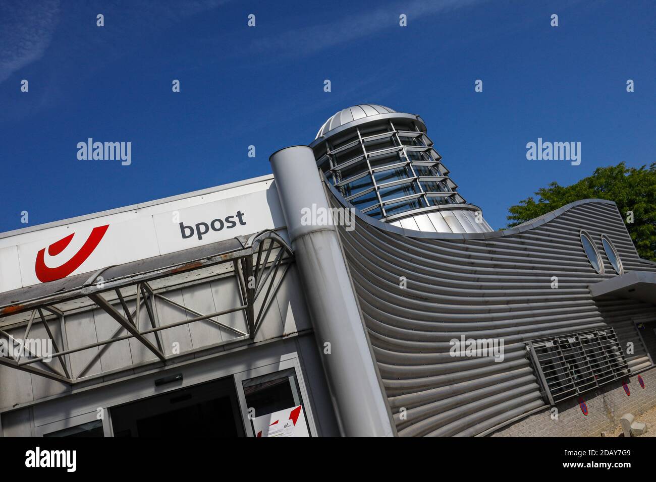 Illustration picture shows the bpost post office in Sint-Pieters-Leeuw ...