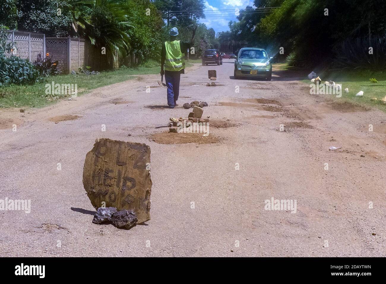 Harare road hi-res stock photography and images - Alamy