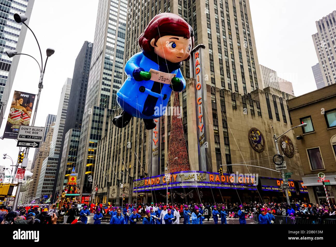 Macys parade virginia ohanlon balloon hi-res stock photography and ...