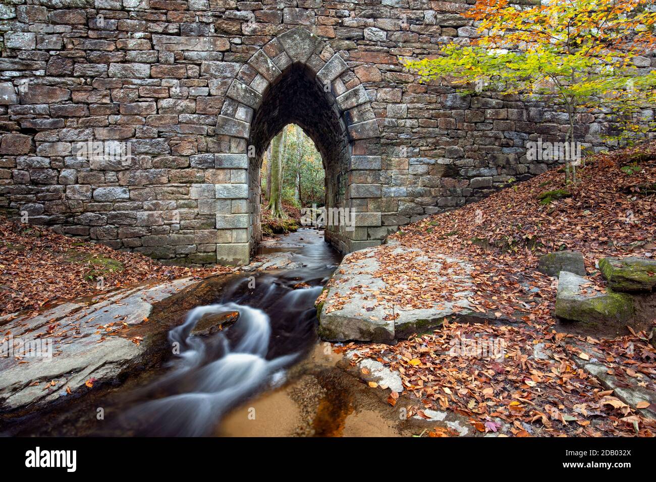 Completed through arch bridge hi-res stock photography and images - Alamy