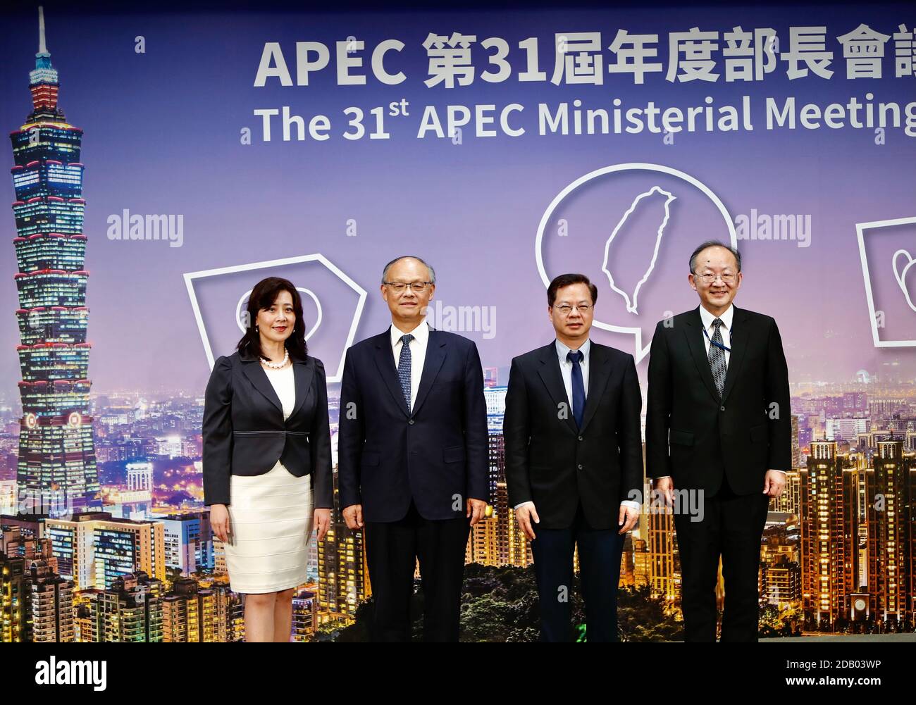 Taipei, Taiwan. 16th Nov, 2020. Representative take a group photo after ...