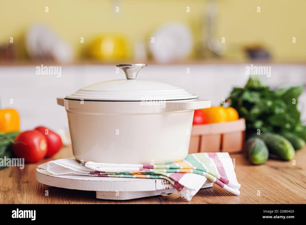 Cooking pot products on hi-res stock photography and images - Alamy