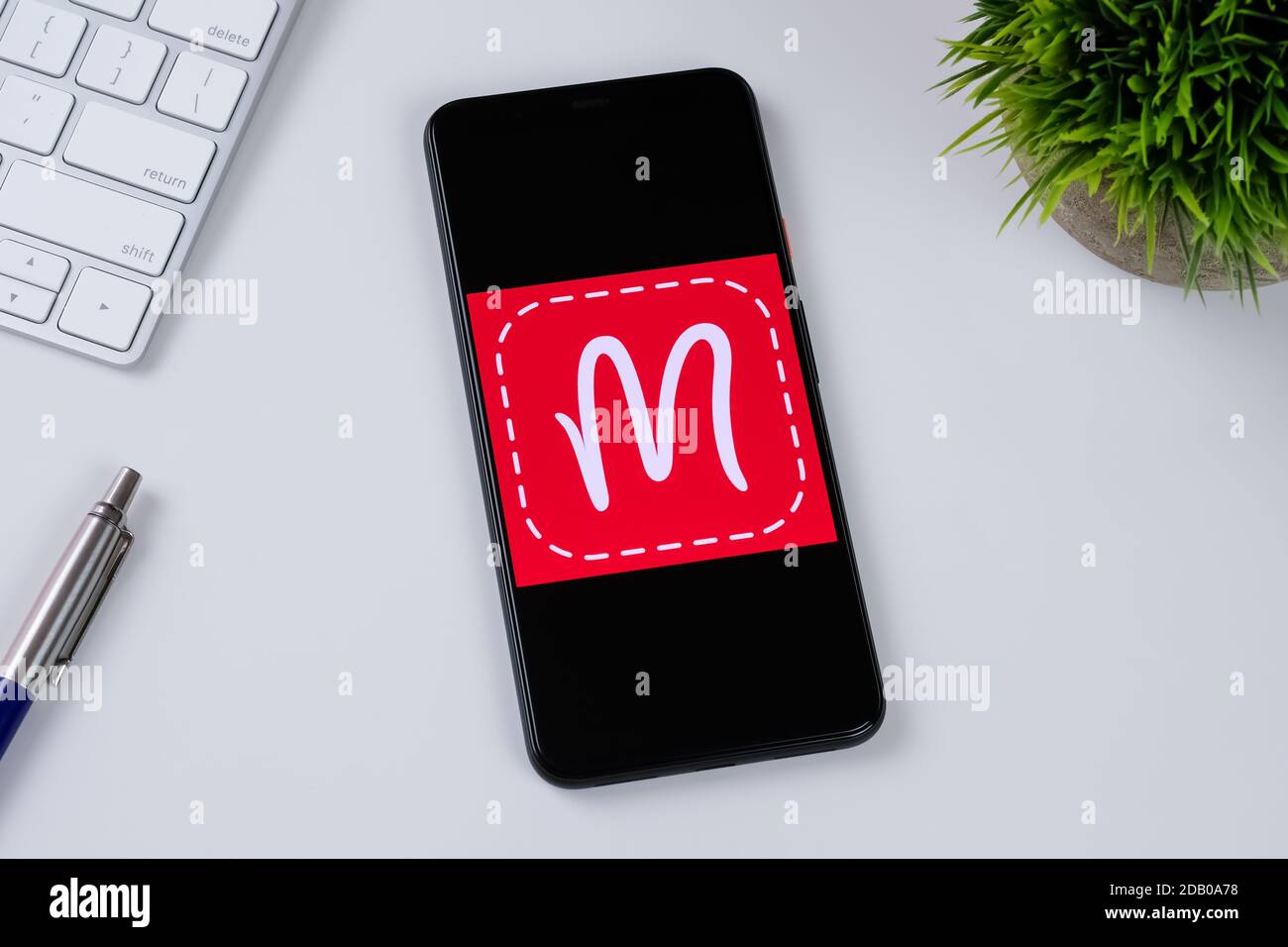 Michaels Stores app logo on a smartphone screen Stock Photo - Alamy