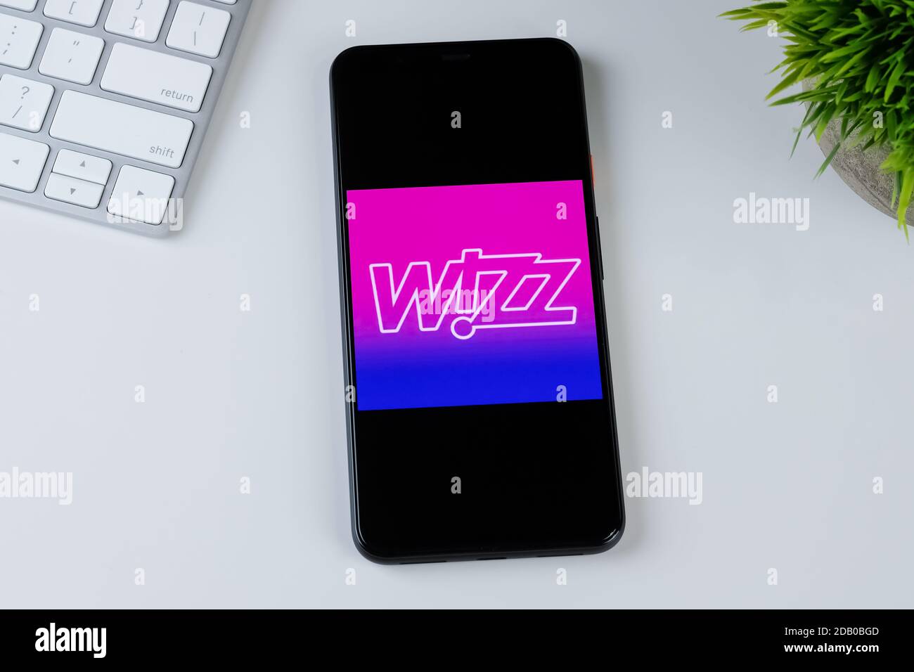 Wizz Air app logo on a smartphone screen Stock Photo - Alamy
