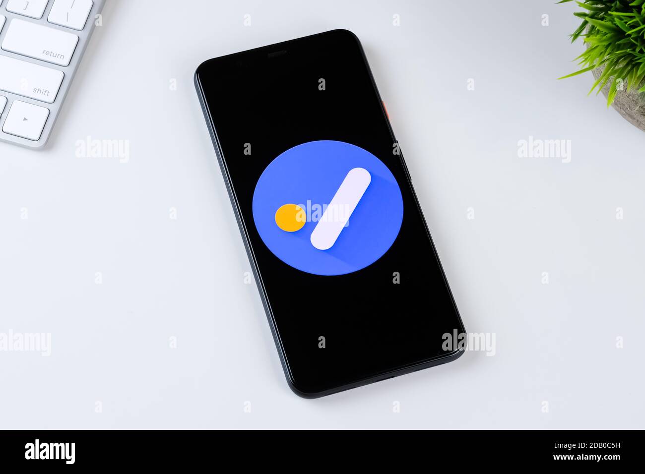 Google Tasks app logo on a smartphone screen Stock Photo - Alamy