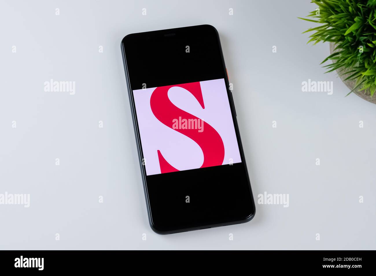 Smith's app logo on a smartphone screen Stock Photo - Alamy