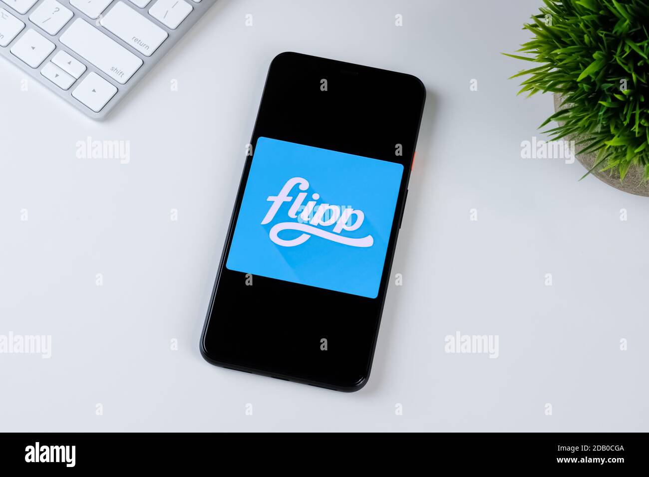 Flipp app logo on a smartphone screen Stock Photo - Alamy