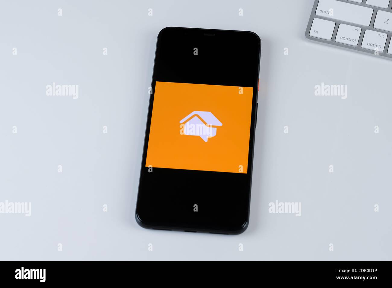 HomeAdvisor app logo on a smartphone screen Stock Photo - Alamy