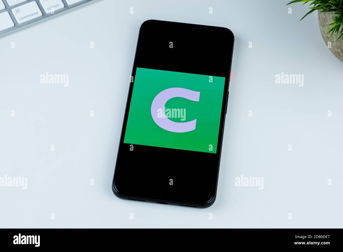 Chime - Mobile Banking app logo on a smartphone screen Stock Photo - Alamy