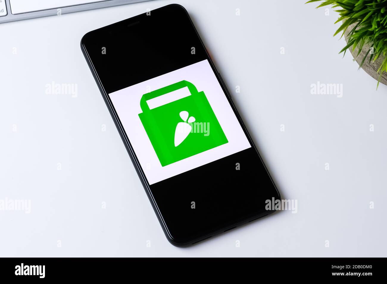 Instacart logo hi-res stock photography and images - Alamy