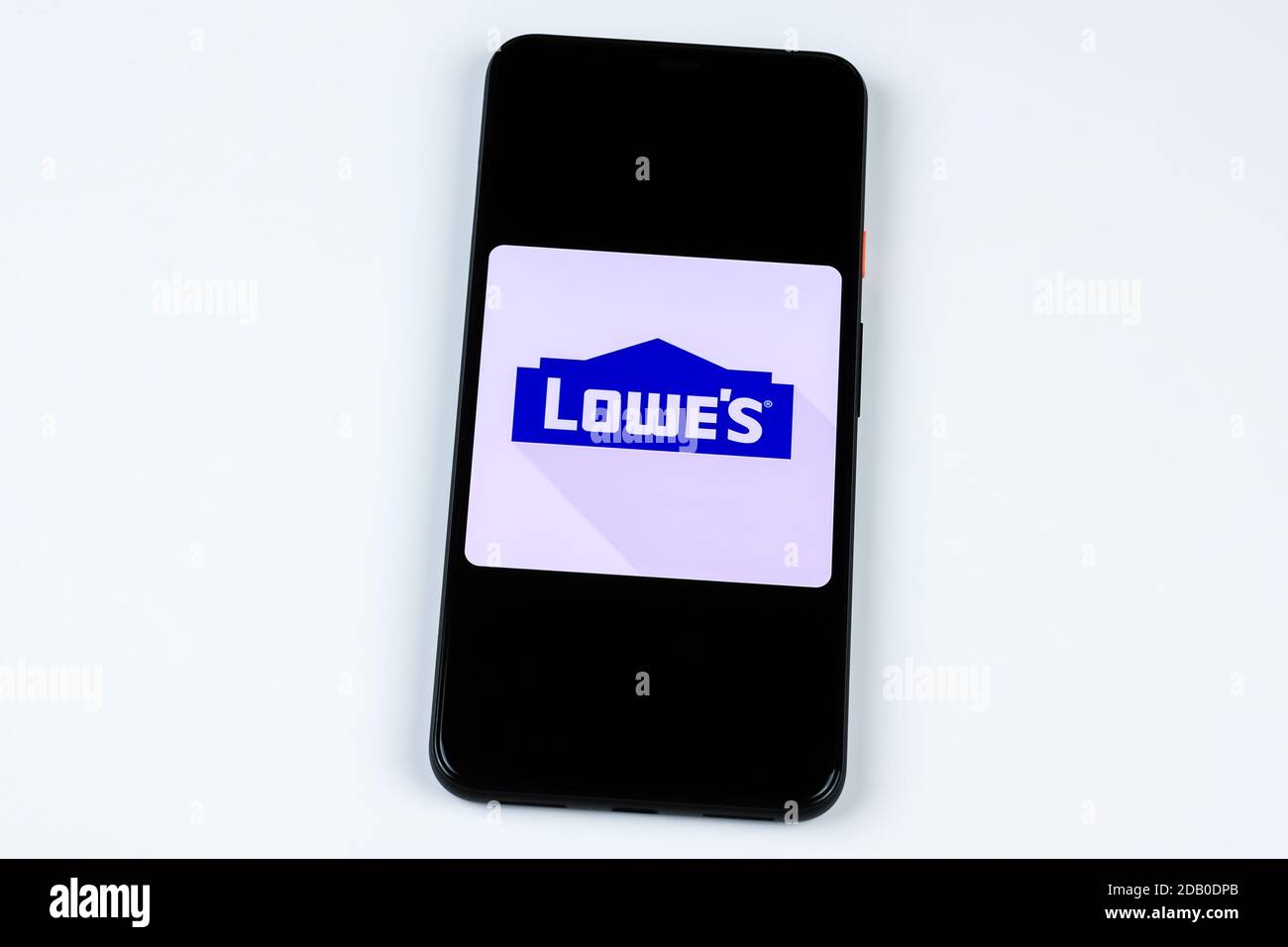 Lowe's app logo on a smartphone screen Stock Photo - Alamy