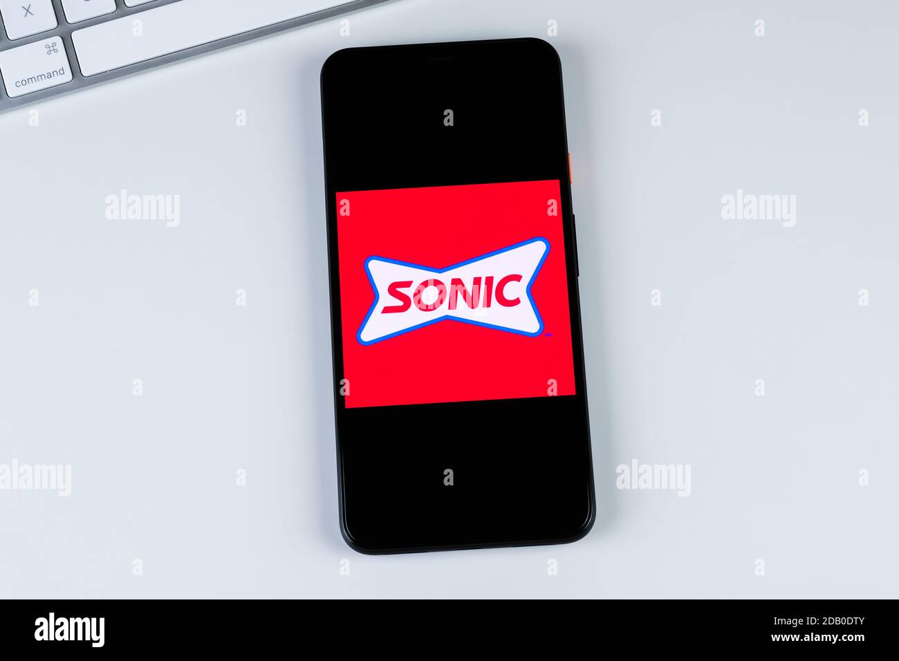 SONIC Drive-In app logo on a smartphone screen Stock Photo - Alamy