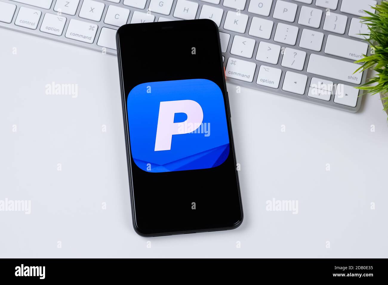 Logo paychex hi-res stock photography and images - Alamy