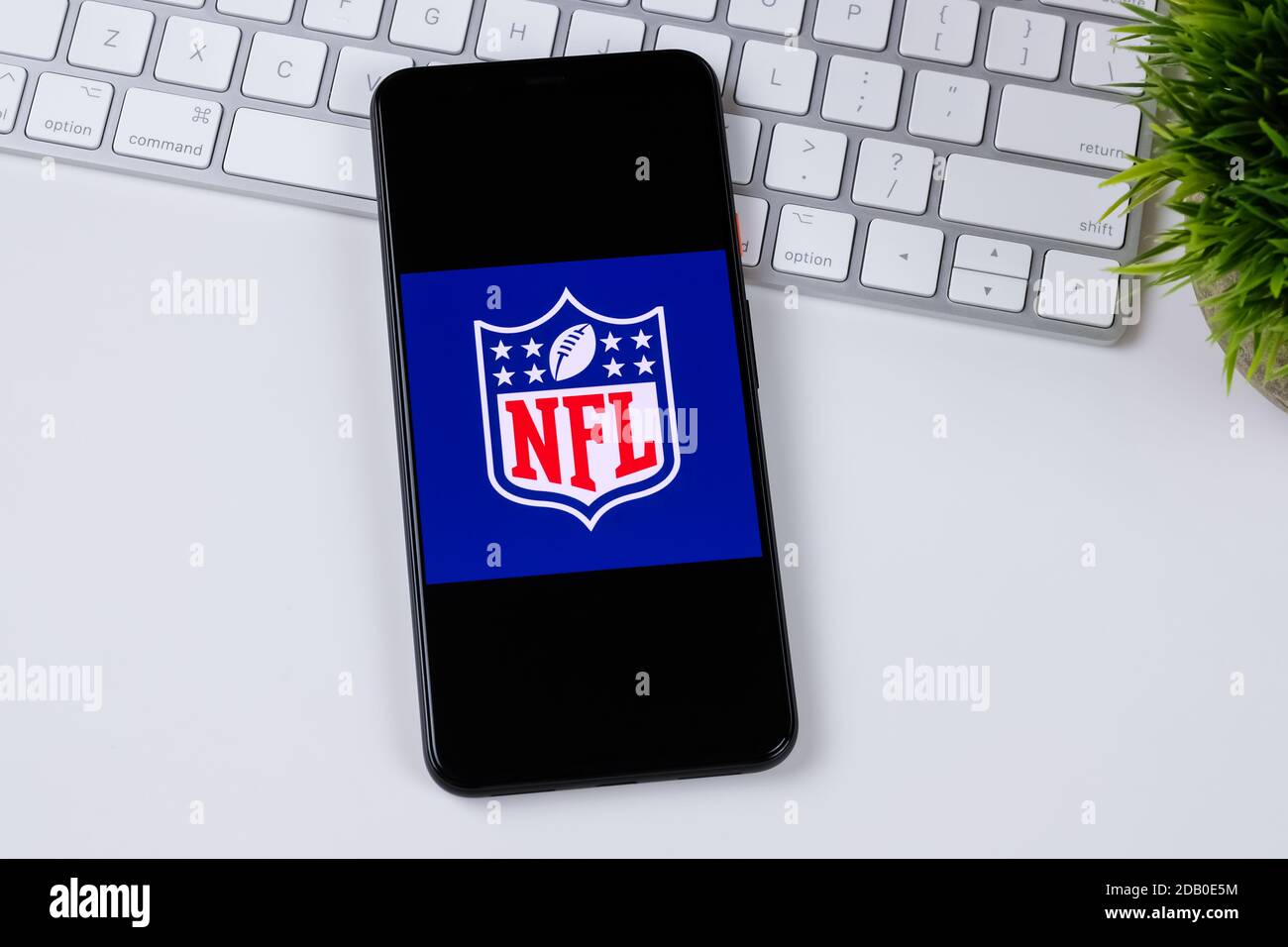 NFL app logo on a smartphone screen Stock Photo - Alamy