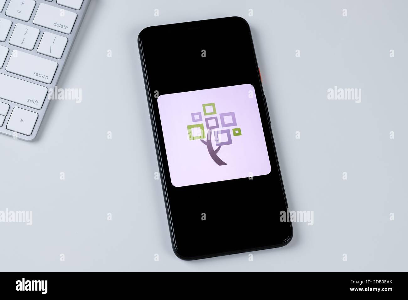 FamilySearch Tree app logo on a smartphone screen Stock Photo - Alamy