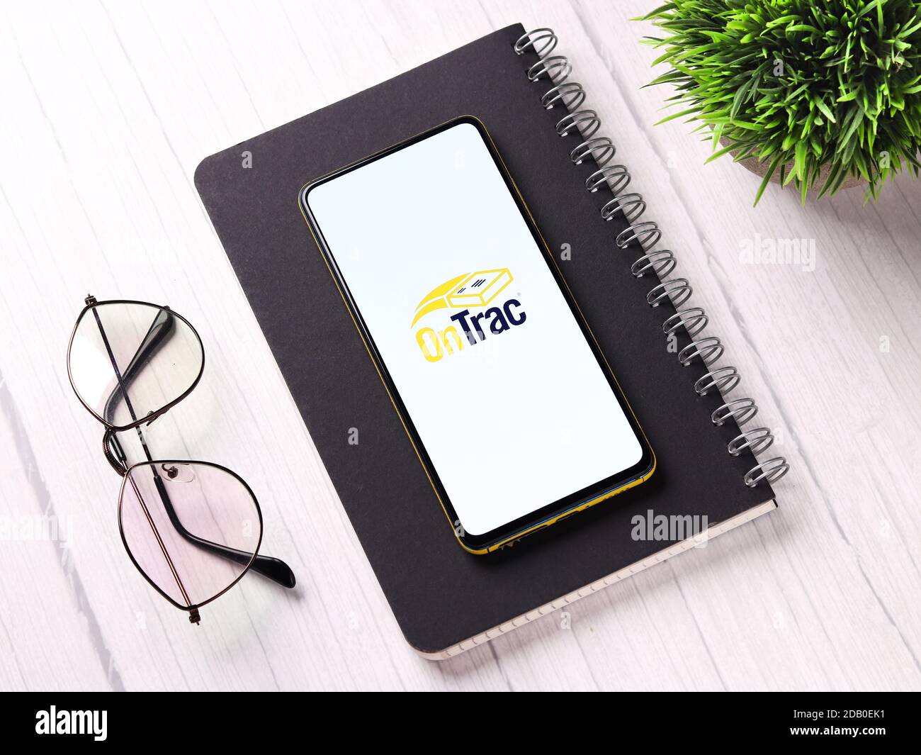 Assam, india - November 15, 2020 : Ontrac logo on phone screen stock ...