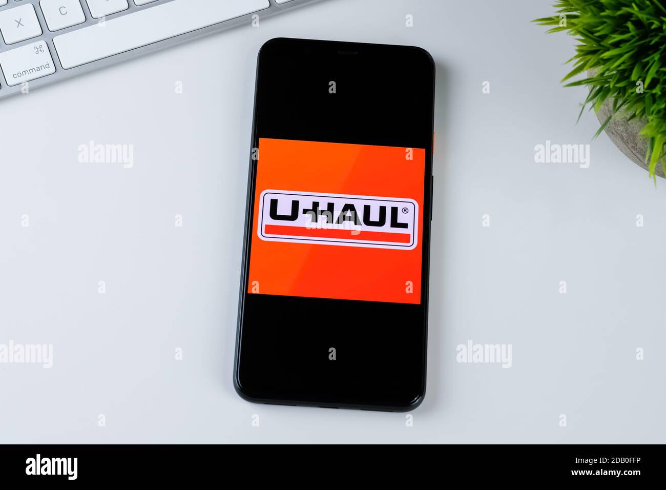 U-Haul app logo on a smartphone screen Stock Photo - Alamy