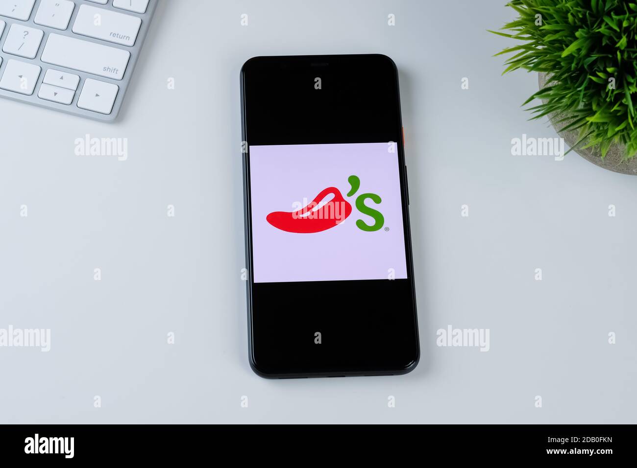 Chilis app logo on a smartphone screen Stock Photo - Alamy
