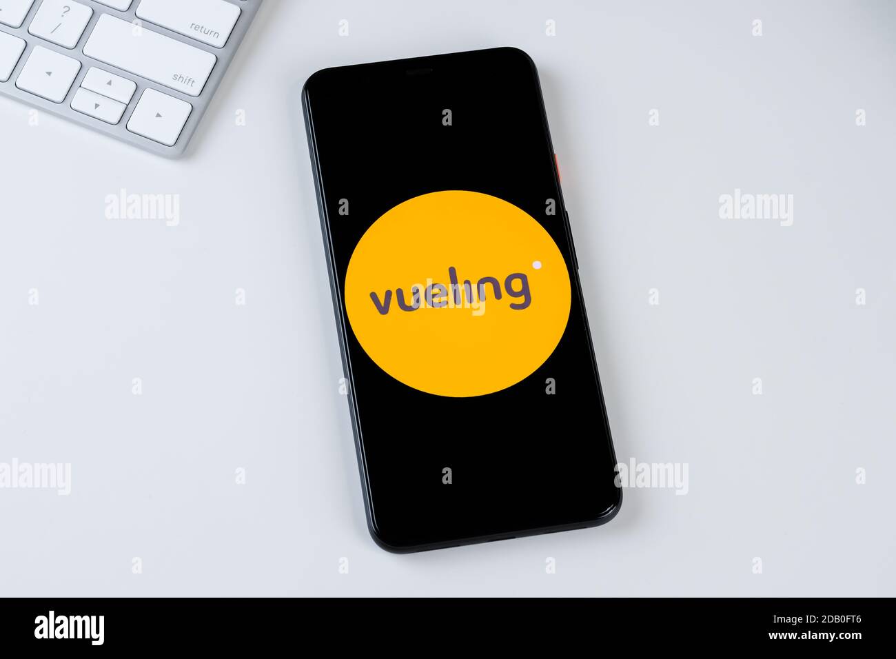 Vueling logo hi-res stock photography and images - Alamy