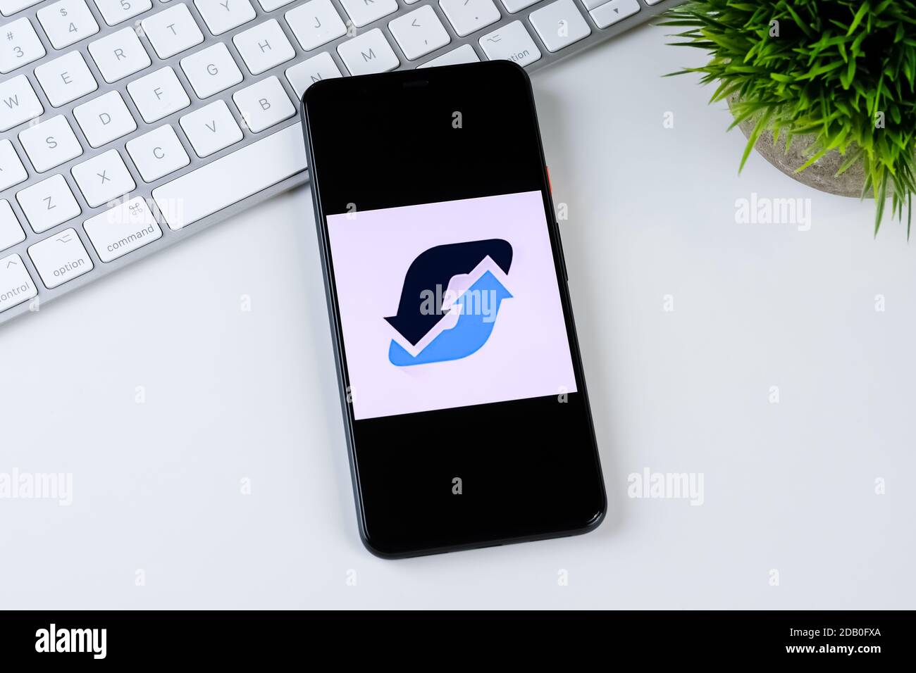 Orbitz app logo on a smartphone screen Stock Photo - Alamy
