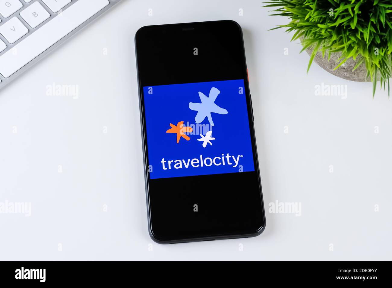 Travelocity logo hi-res stock photography and images - Alamy