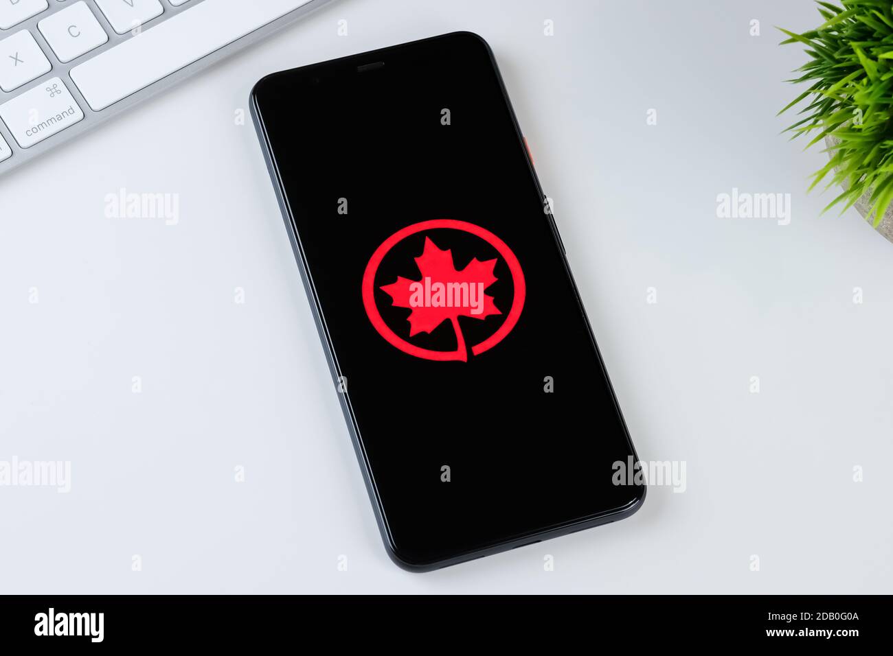 Air Canada + Aeroplan app logo on a smartphone screen Stock Photo - Alamy