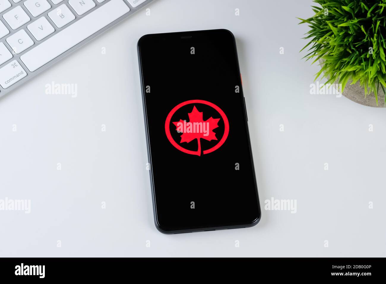 Air Canada + Aeroplan app logo on a smartphone screen Stock Photo - Alamy