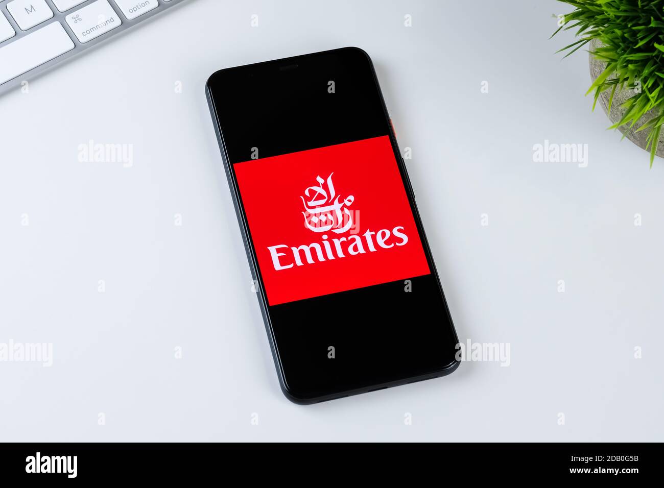 Emirates app logo on a smartphone screen Stock Photo - Alamy