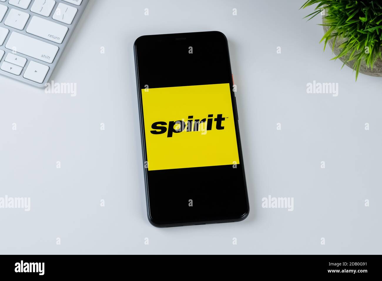 Spirit Airlines app logo on a smartphone screen Stock Photo - Alamy