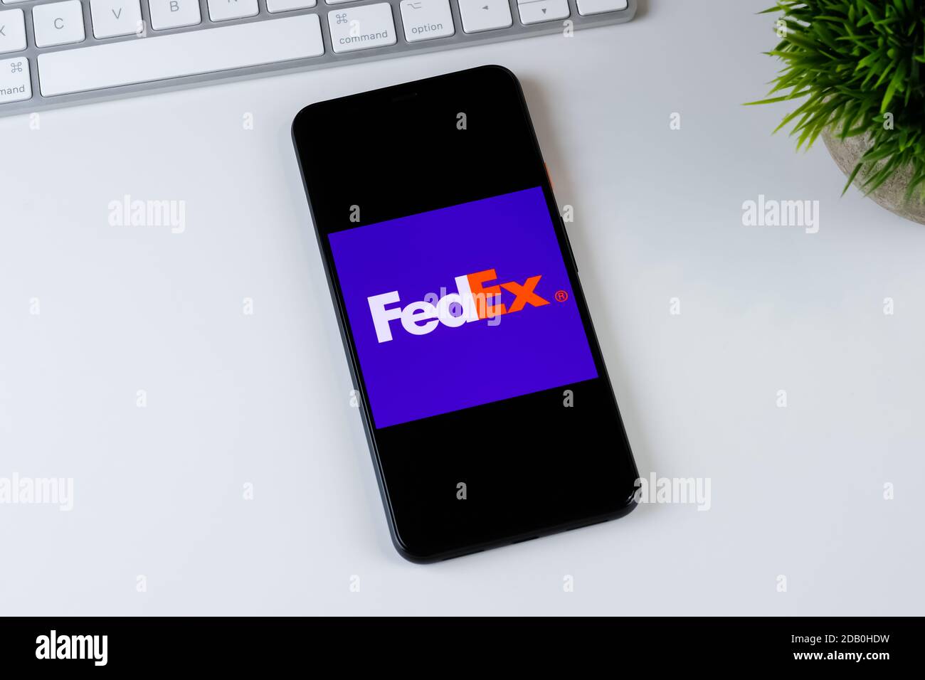 Fedex app logo hi-res stock photography and images - Alamy