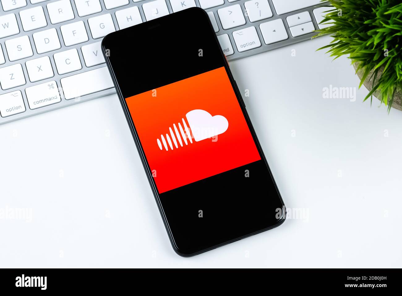 SoundCloud app logo on a smartphone screen Stock Photo - Alamy